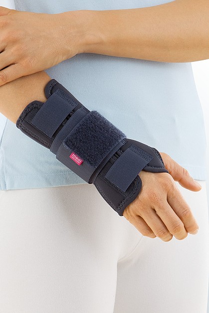 medi Wrist support with wide supporting strap from medi